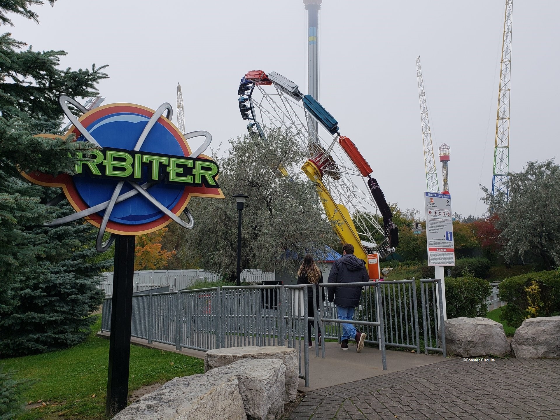 Canada's Wonderland Removal of HUSS Orbiter - FUN Food Blog