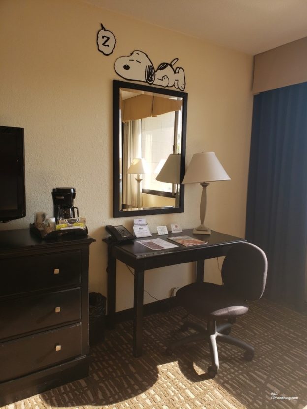 Review: Knott's Berry Farm Hotel Camp Snoopy Rooms - FUN Food Blog