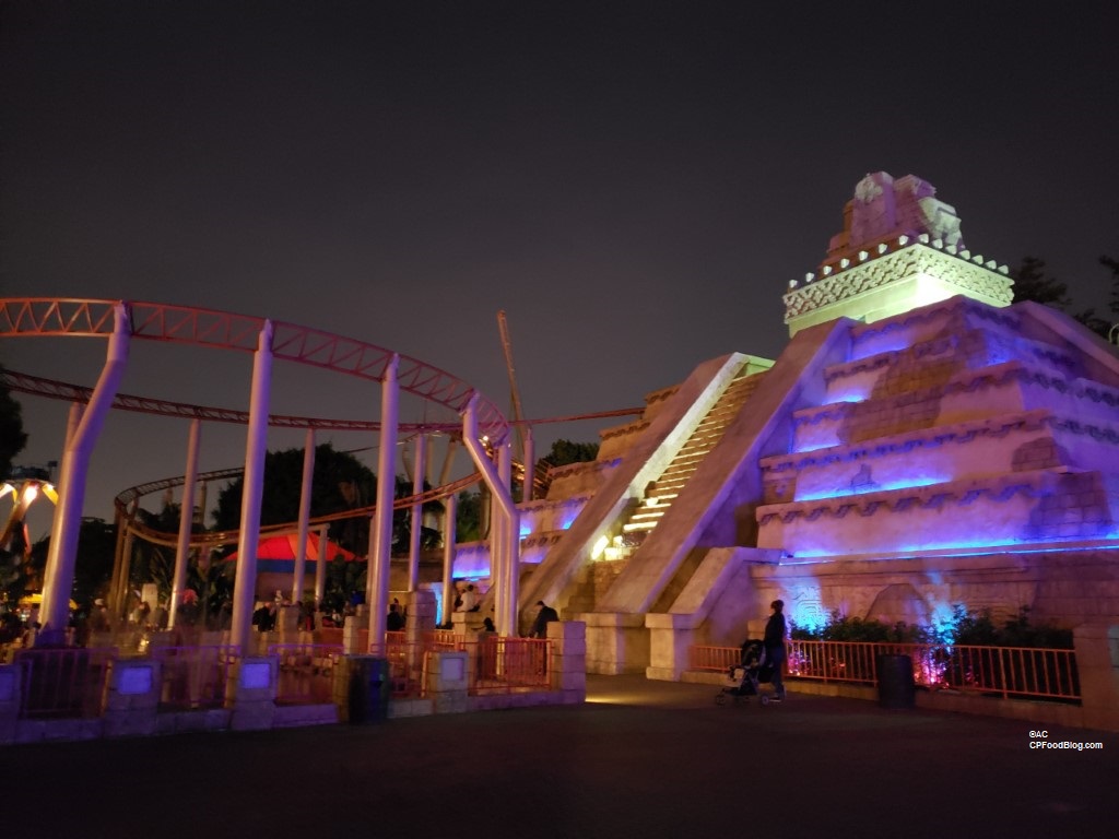 2020 Knott's Berry Farm Early Entry - FUN Food Blog